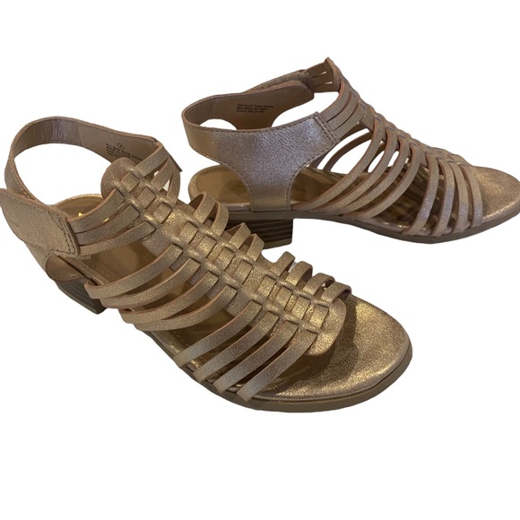 Justice | Shoes | Justice Gold Sandals 4 | Poshmark